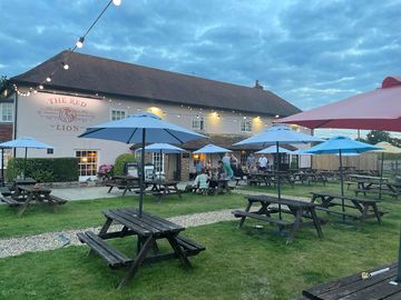 The Red Lion, Winfrith Newburgh, Dorset - Updated 2025 prices | Pitchup.com