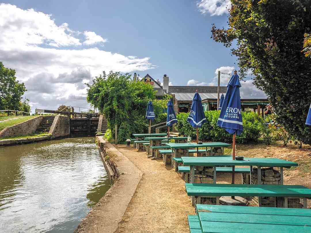 Grove Lock Caravan Park, Leighton Buzzard, Bedfordshire - Updated 2026 ...