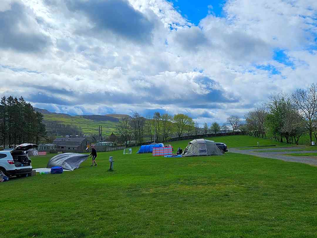 Knight Stainforth Caravan and Camping Park, Settle, North Yorkshire ...