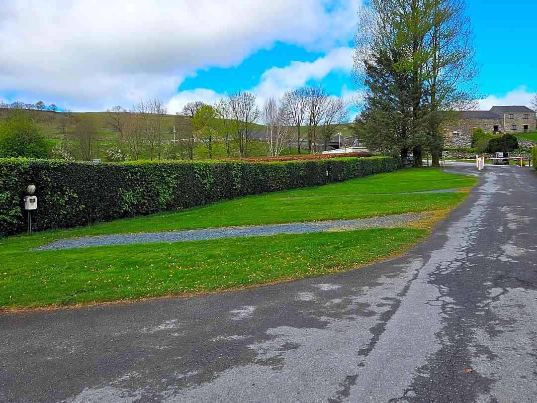 Knight Stainforth Caravan and Camping Park, Settle, North Yorkshire ...