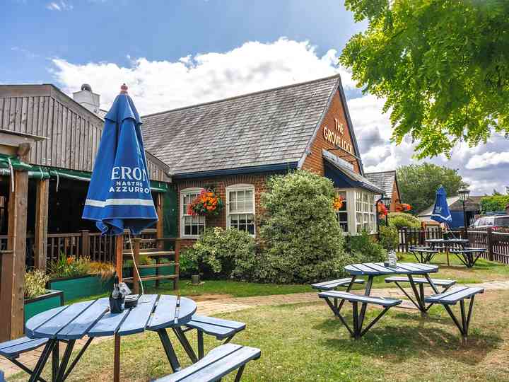 Grove Lock Caravan Park, Leighton Buzzard, Bedfordshire - Updated 2026 ...