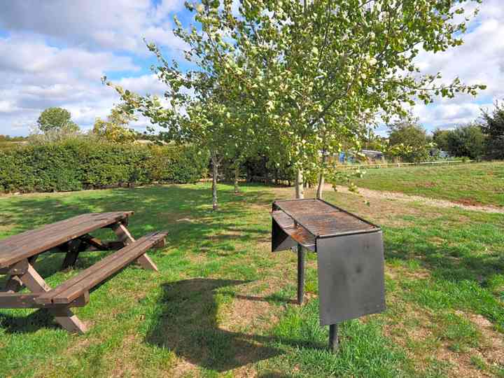 Grove Lock Caravan Park, Leighton Buzzard, Bedfordshire - Updated 2025 ...
