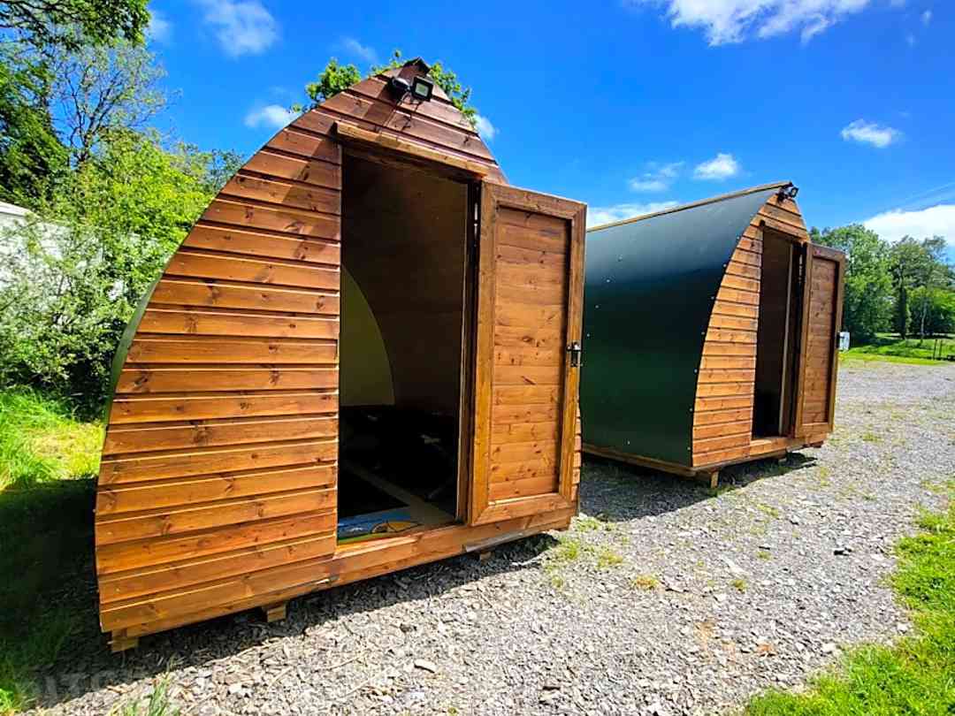 Camping and glamping pods in Wales | Pitchup.com