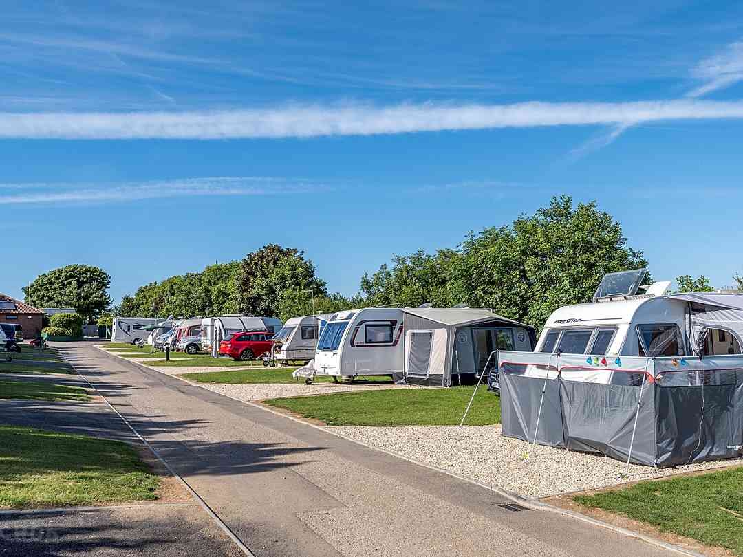 Caravan Sites with Touring Pitches in Dorset from £12/nt - Pitchup