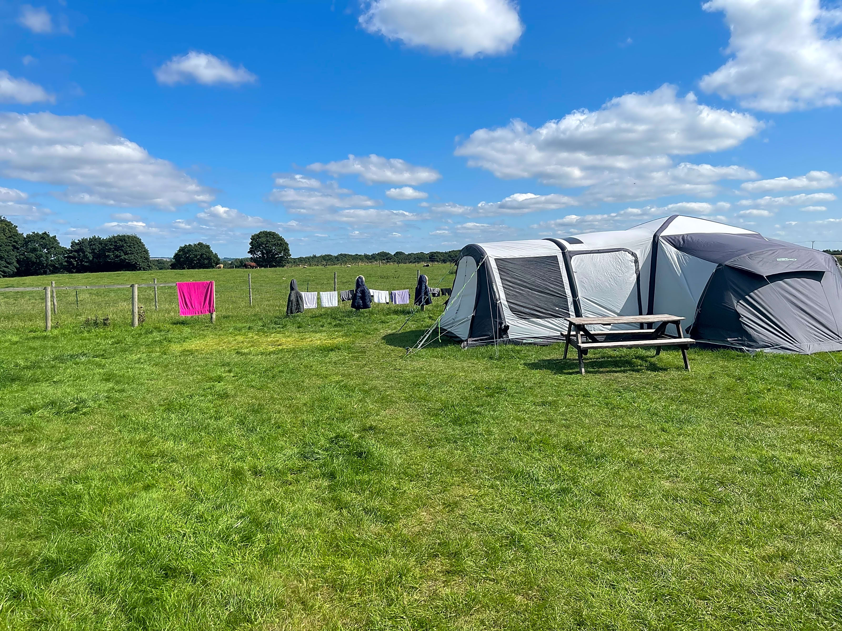 Swithens Farm, Rothwell, West Yorkshire | Pitchup.com