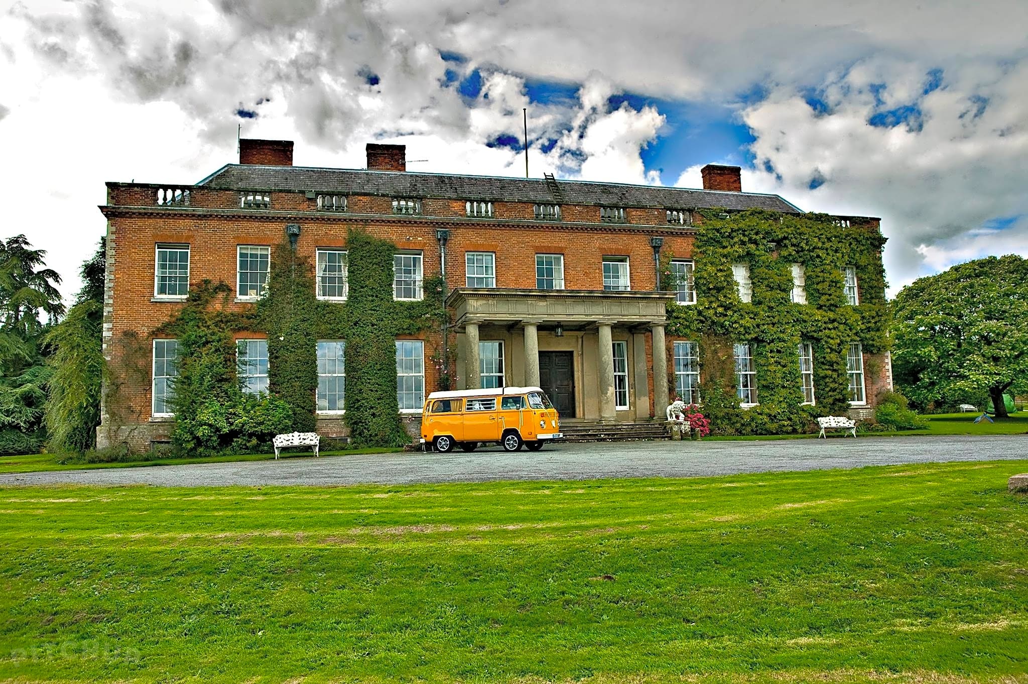 Walcot Hall Caravan Park, Lydbury North - Pitchup®