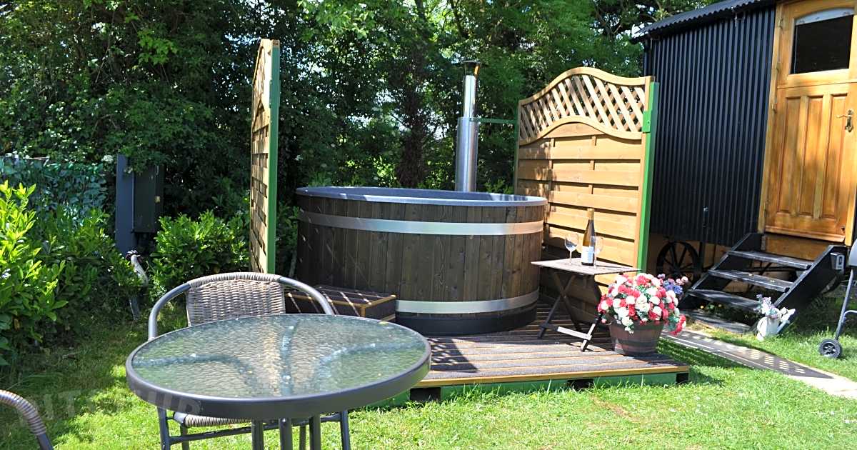 Glebe Farm Caravan Park, Huntingdon - Updated 2024 prices | Pitchup.com