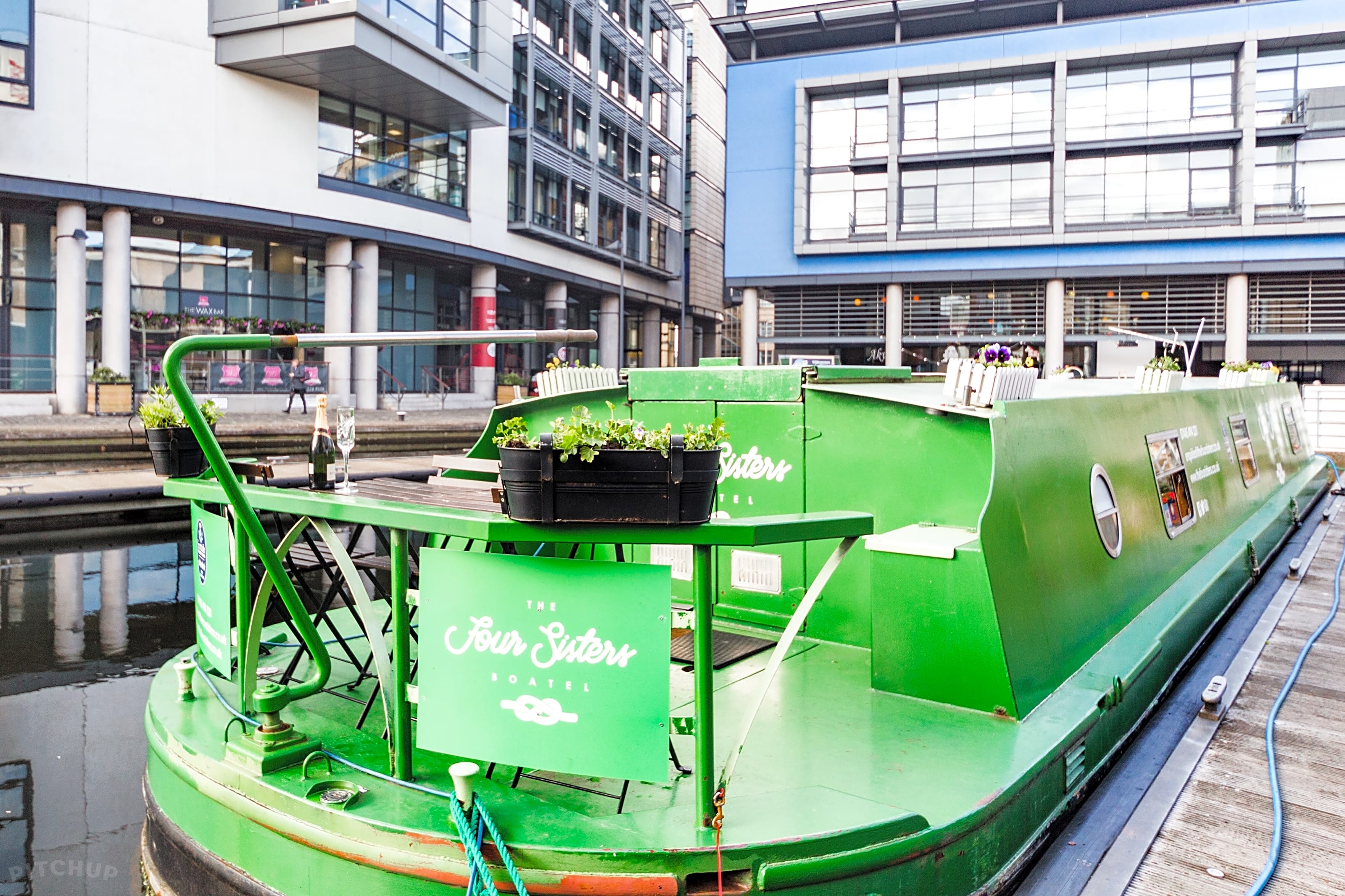 The Four Sisters Boatel, Edinburgh, Lothian - Updated 2026 prices ...