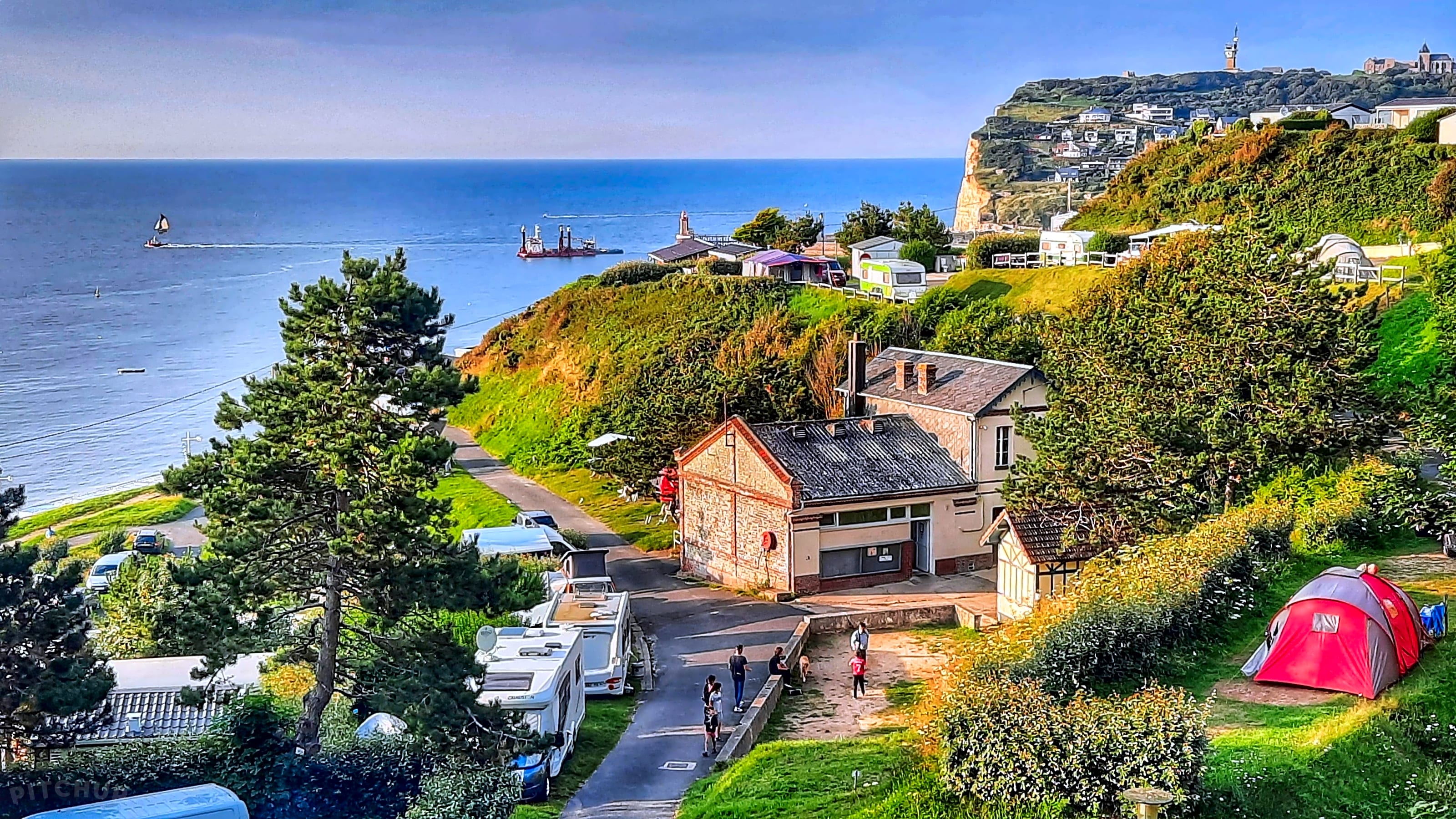 Komödie gut aussehend Mittagessen camping fecamp frankreich Anstrengung ...