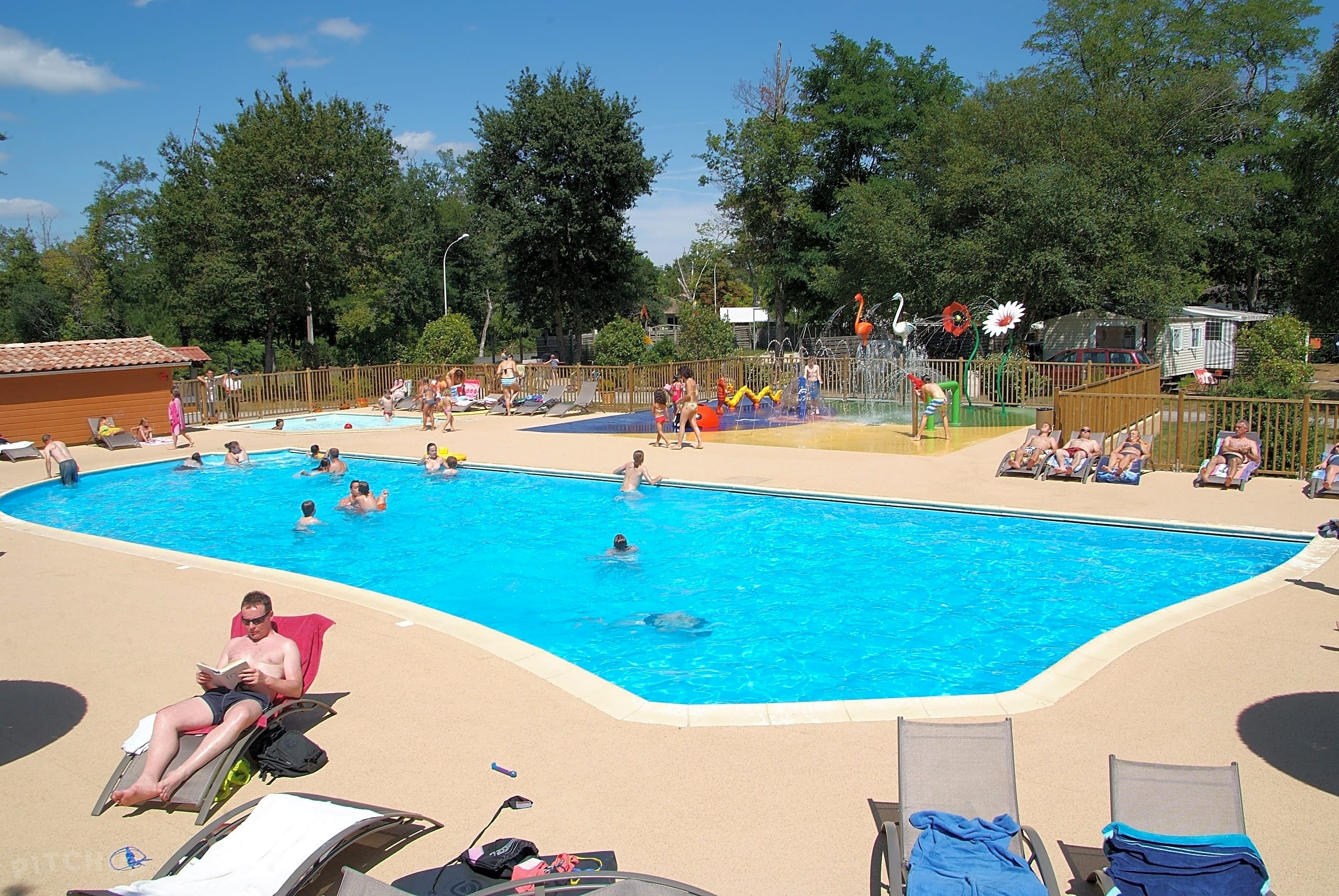 1 Campsites in Lacanau, Gironde, France 2024 from £16/nt | Pitchup.com