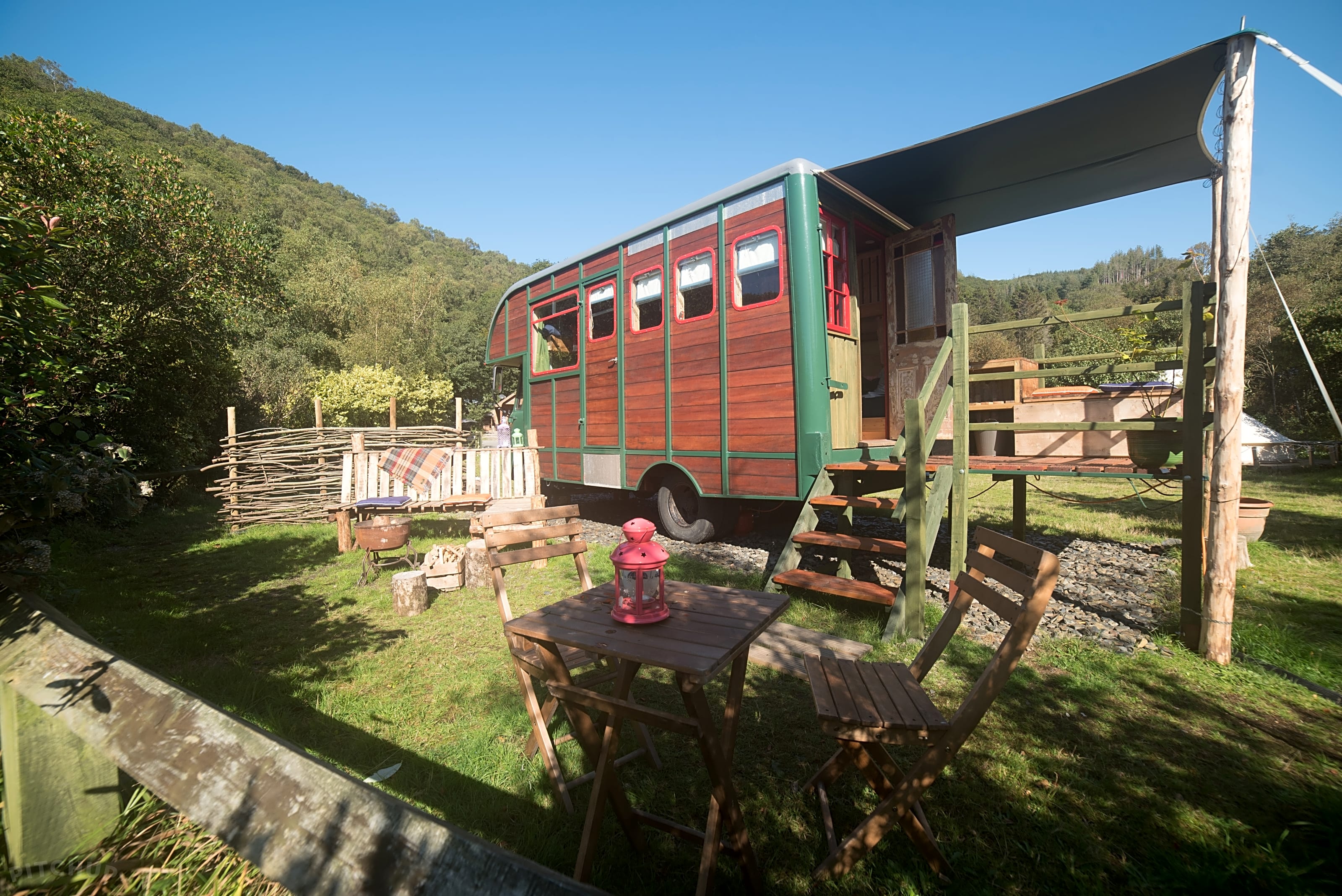 Nyth Robin, Aberdovey, Gwynedd - Updated 2026 prices | Pitchup.com