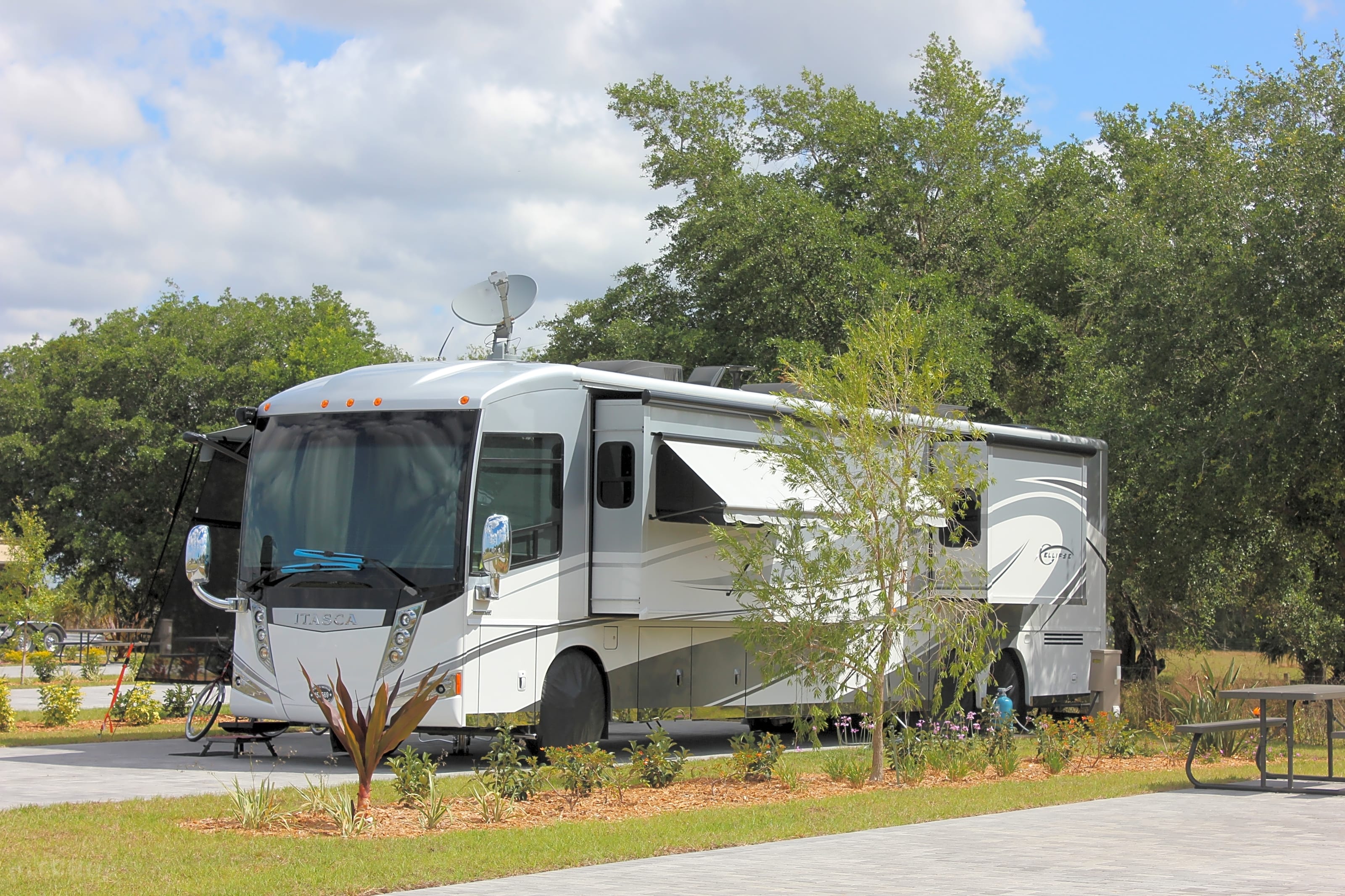 Creekside RV Resort, Punta Gorda, Florida | Pitchup.com