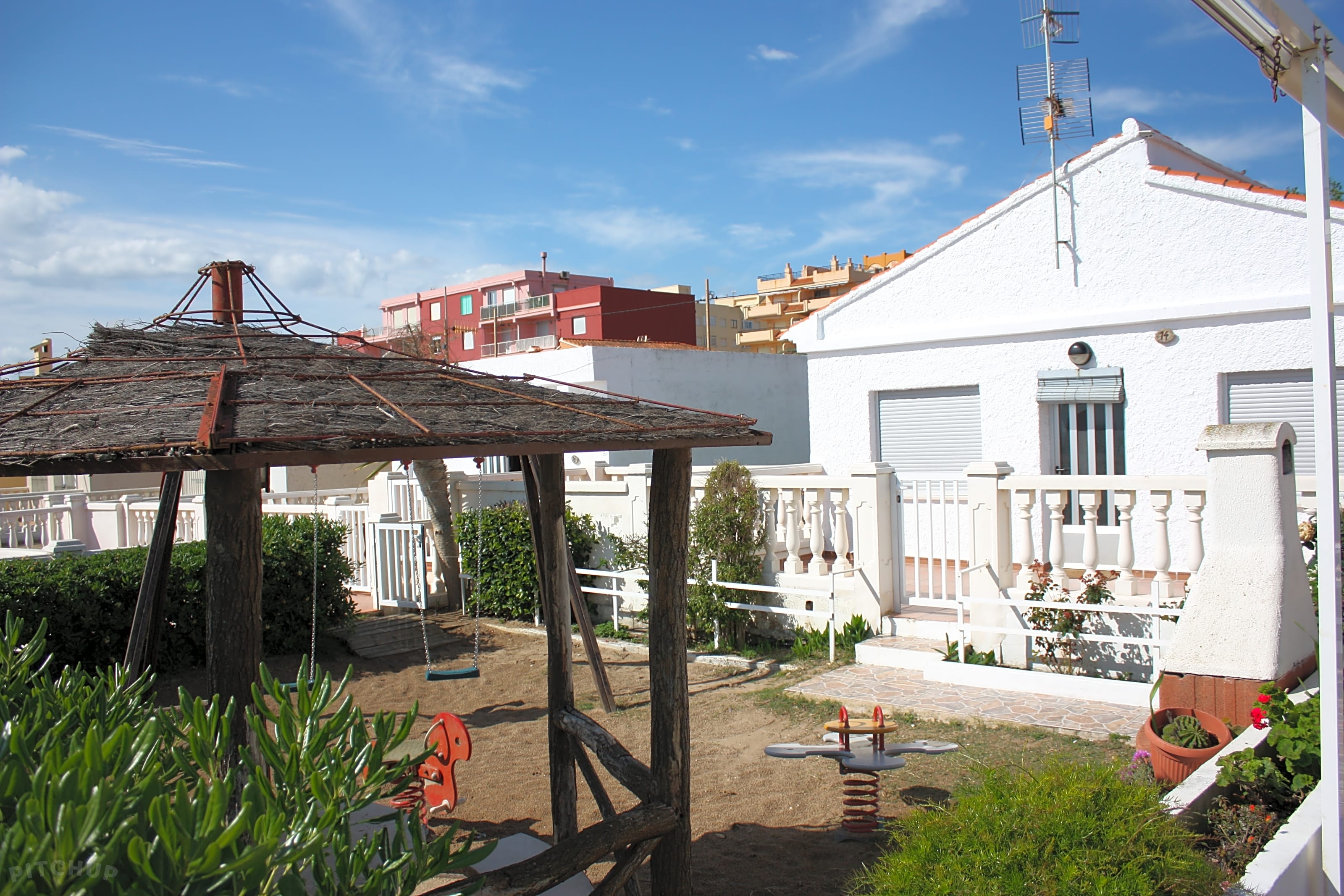 Camping San Vicente, Xeraco - Pitchup®