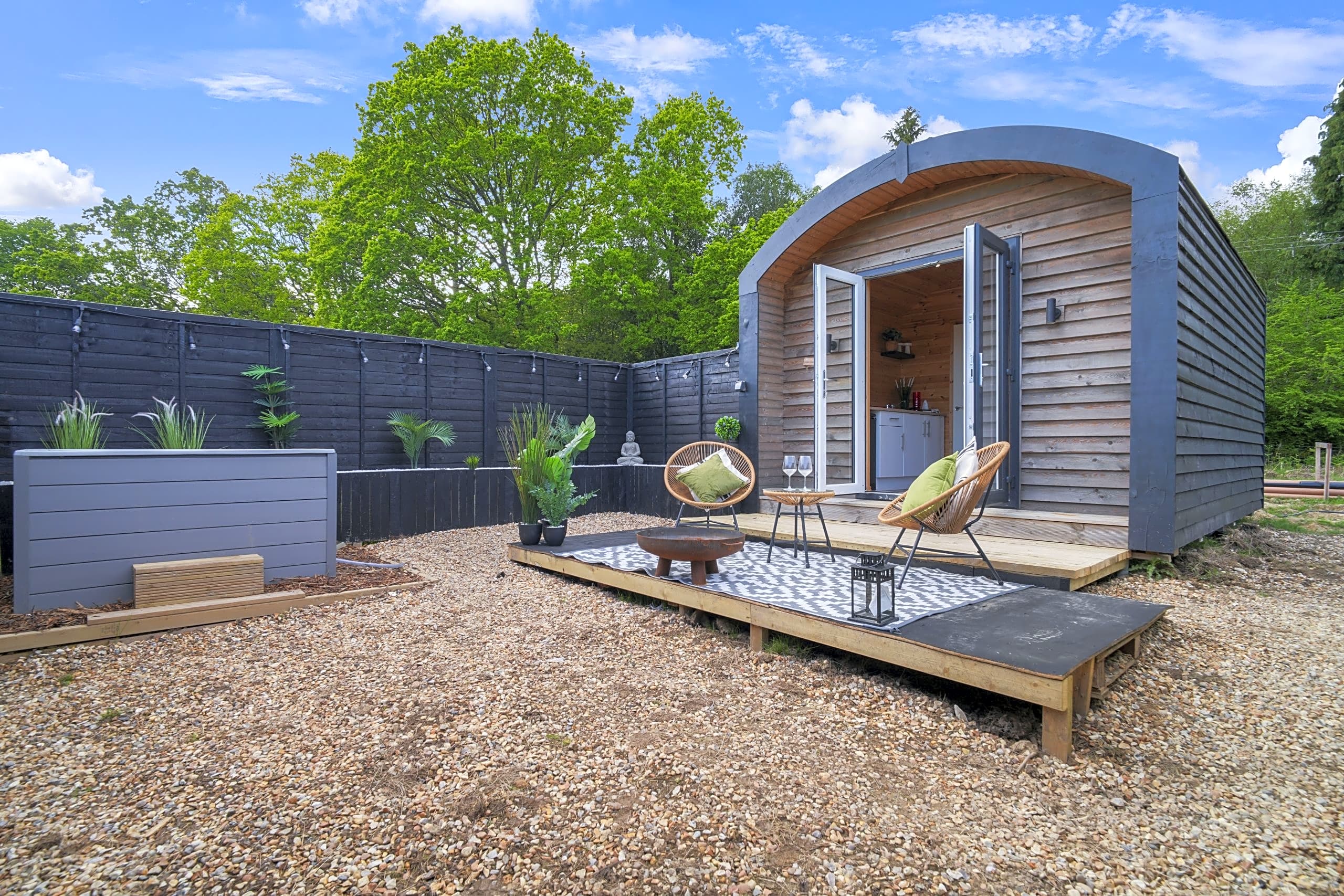 The Outside Inn Glamping, Battle, East Sussex - Updated 2025 prices ...