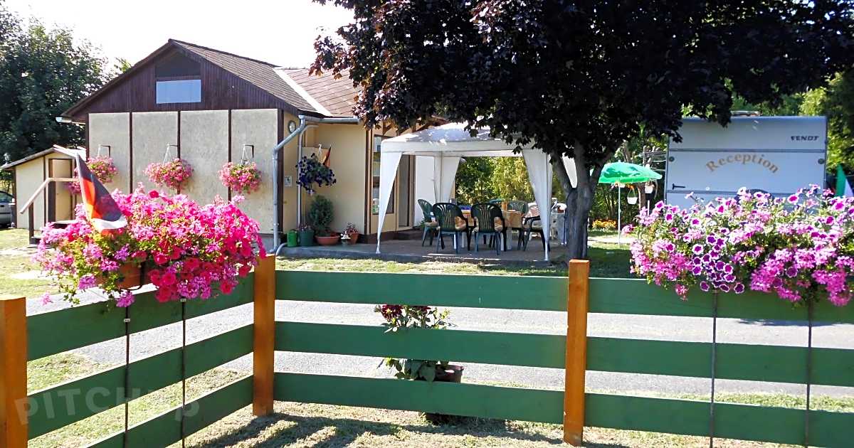 H und R Mobilcamping Balaton Süd, Balatonszemes | Pitchup.com