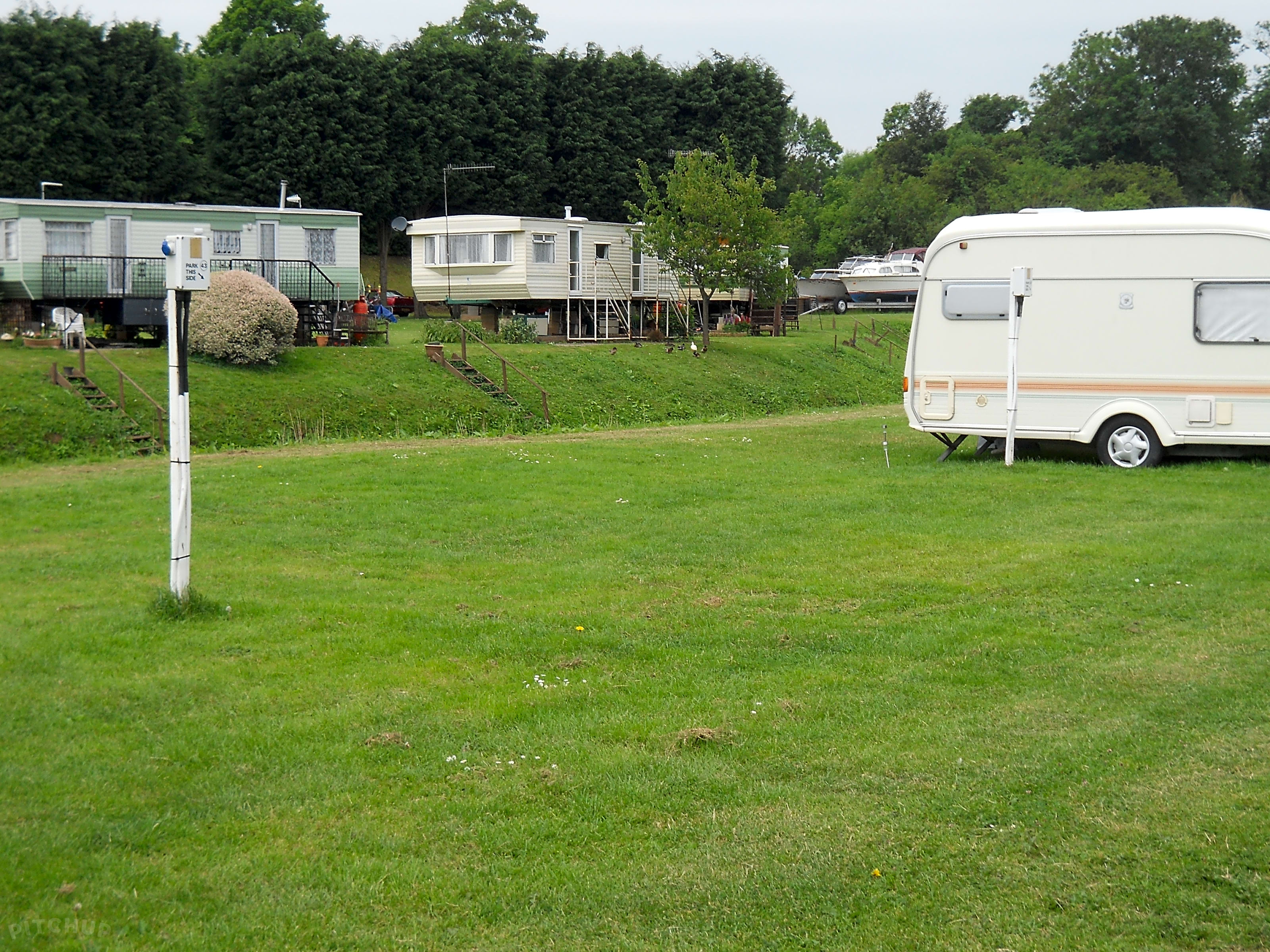 Mill House Caravan and Camping Site, Worcester - Pitchup®