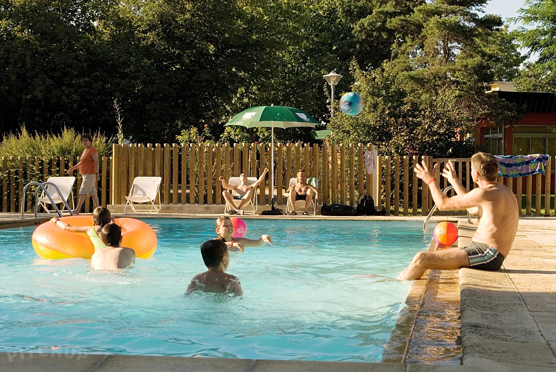 Camping de Lyon, Dardilly - Pitchup®