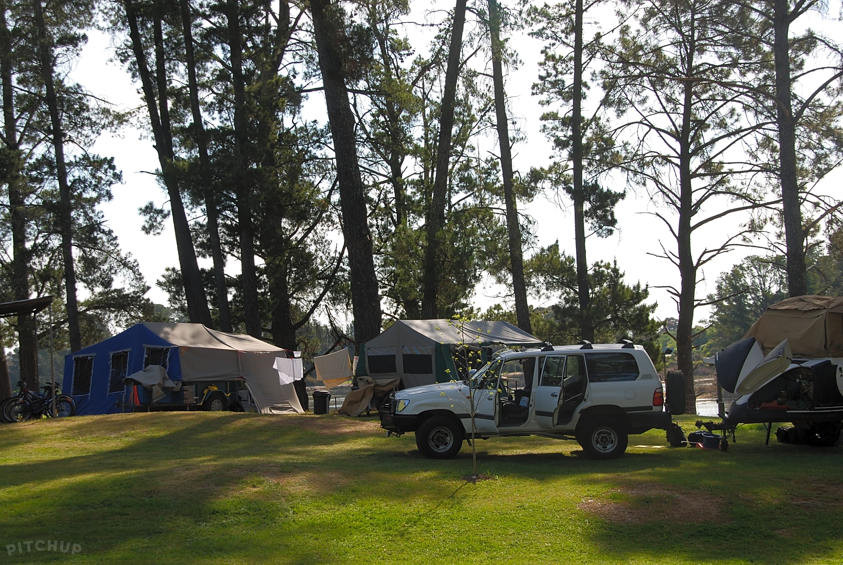 Beechworth Lake Sambell Caravan Park, Beechworth, High Country ...
