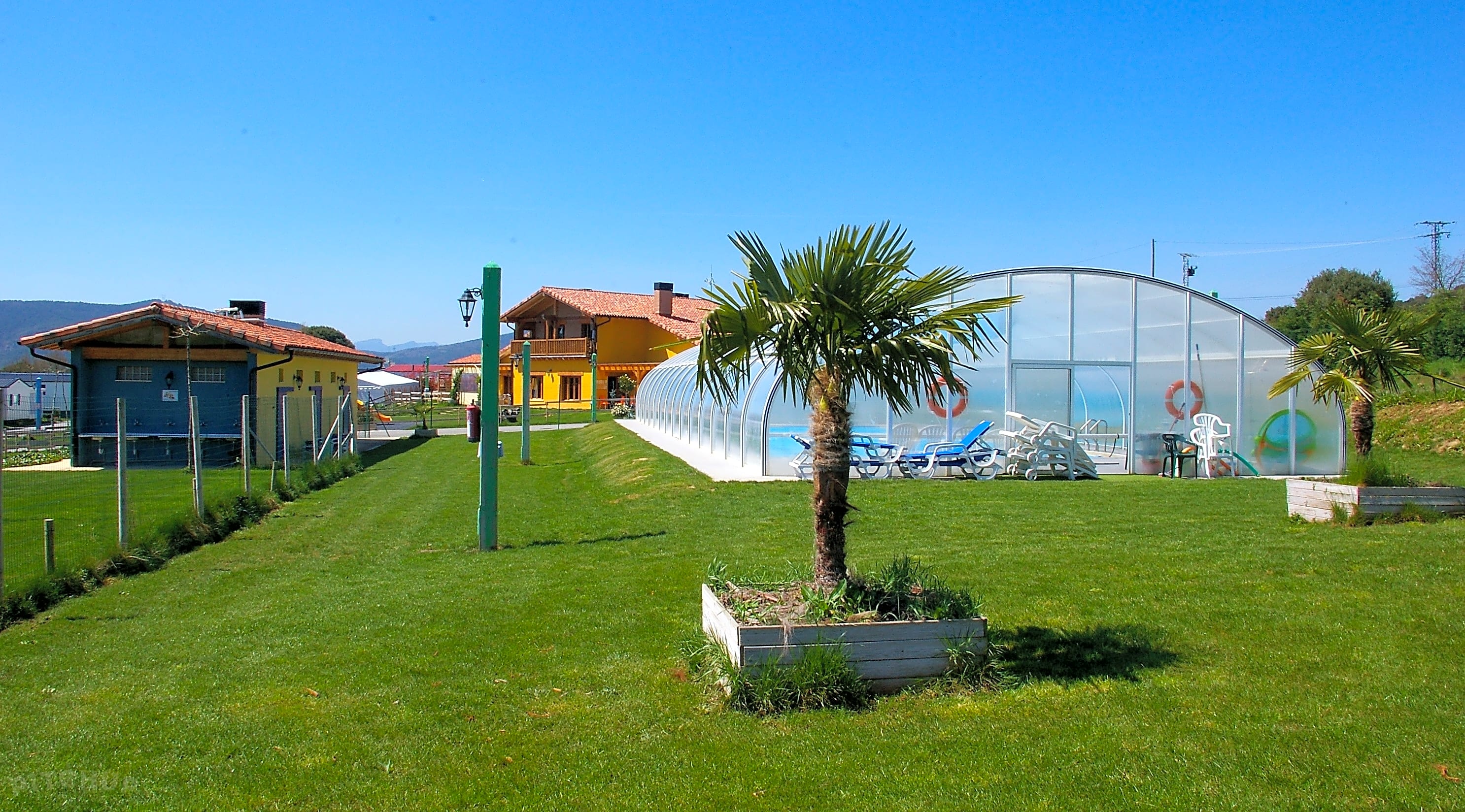 Camping El Roble Verde, Lasierra - Pitchup®