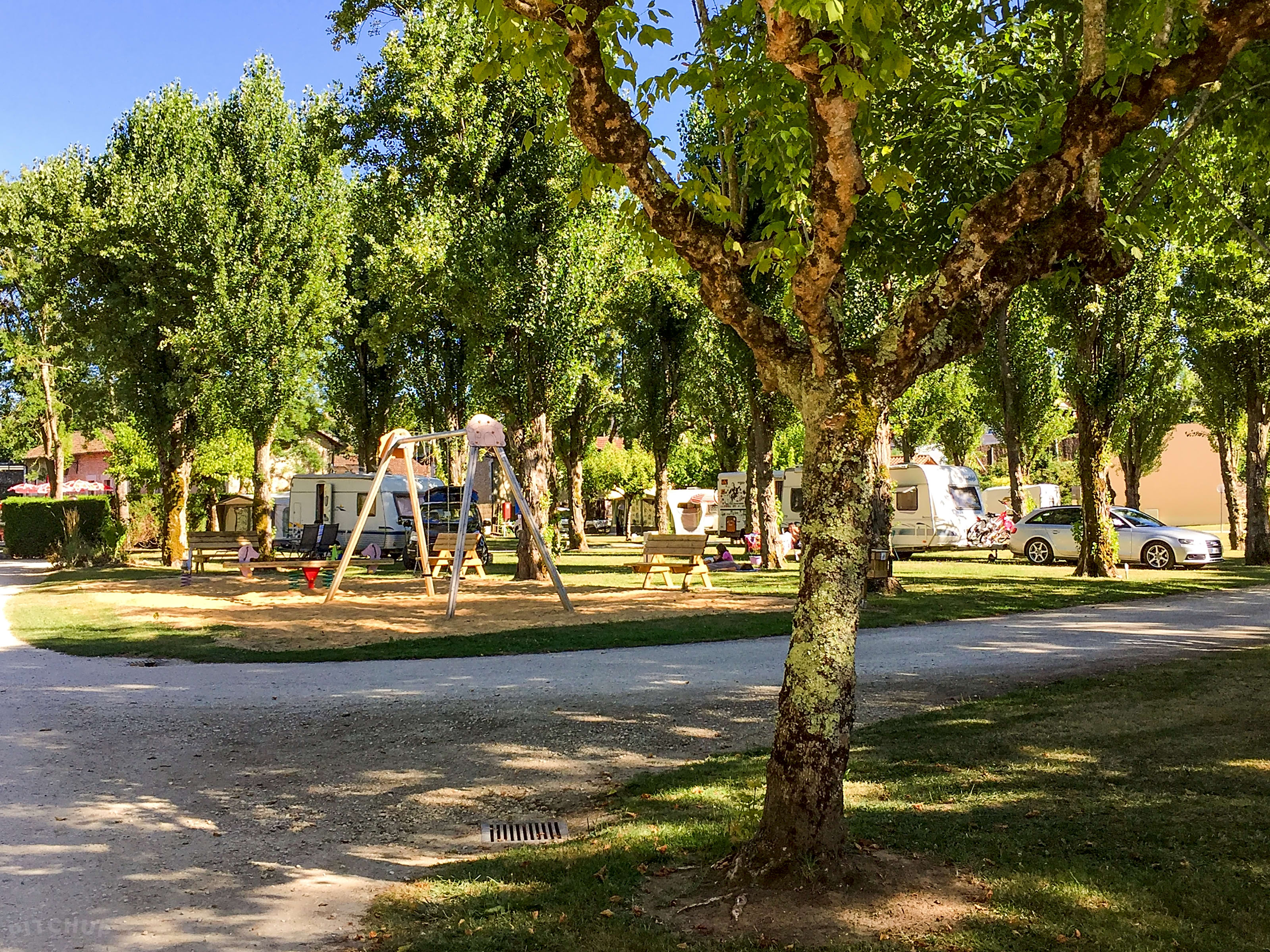 Roof tent campsites in Gardonne, Dordogne, France from £18 | Pitchup.com