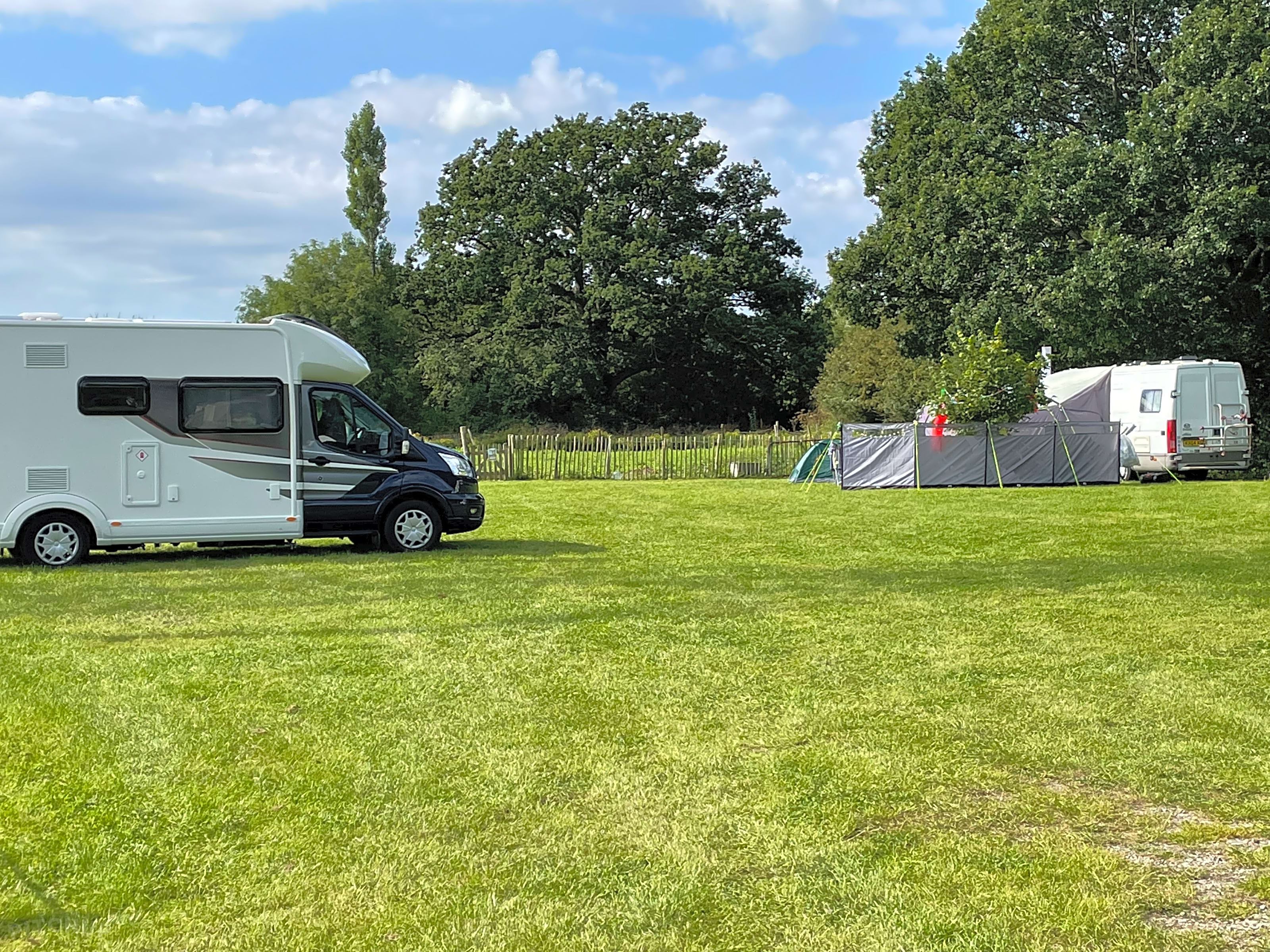 Pear Tree Farm, Henfield, West Sussex - Updated 2025 prices | Pitchup.com