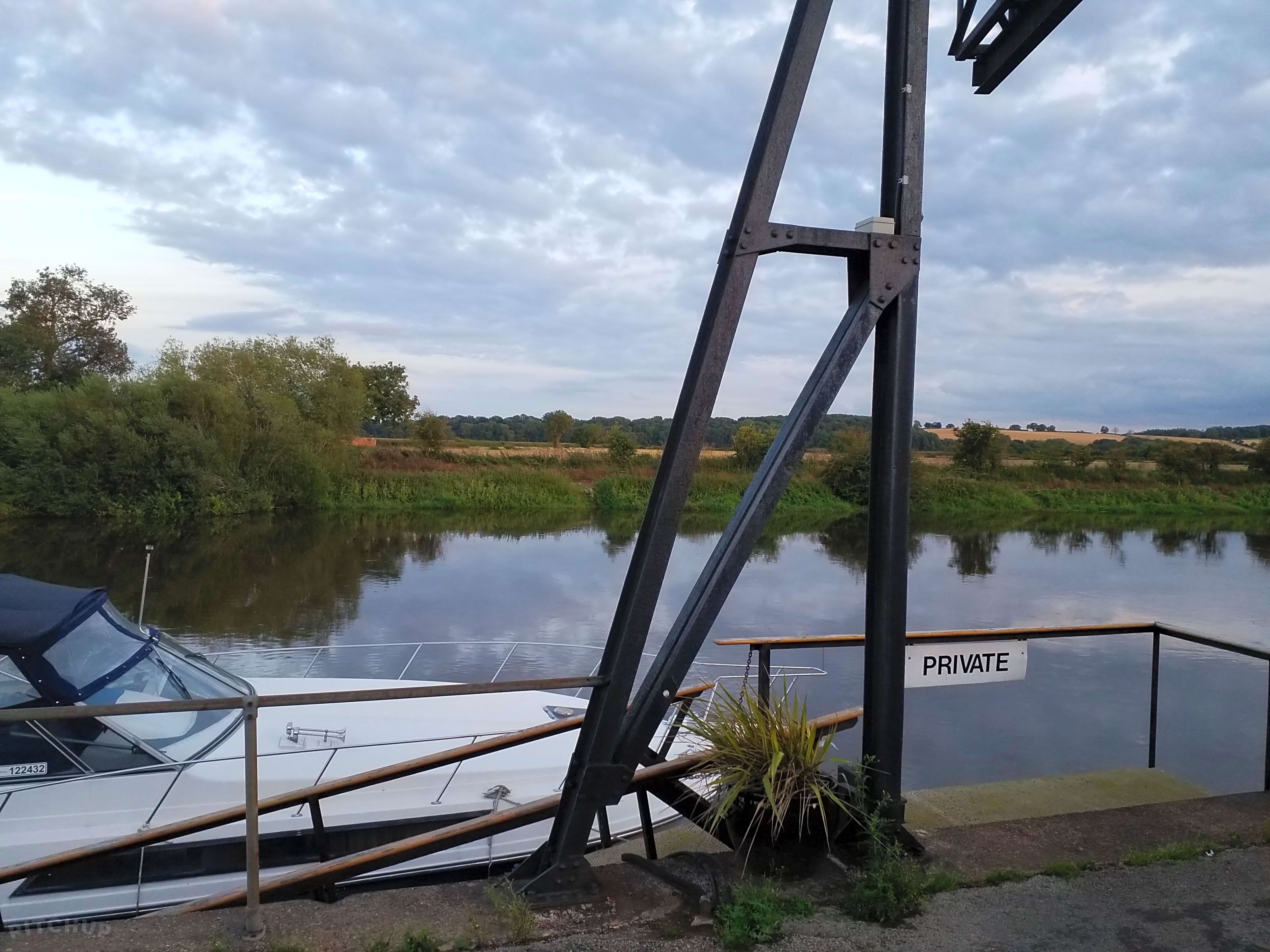 Fiskerton Wharf, Fiskerton, Nottinghamshire | Pitchup.com