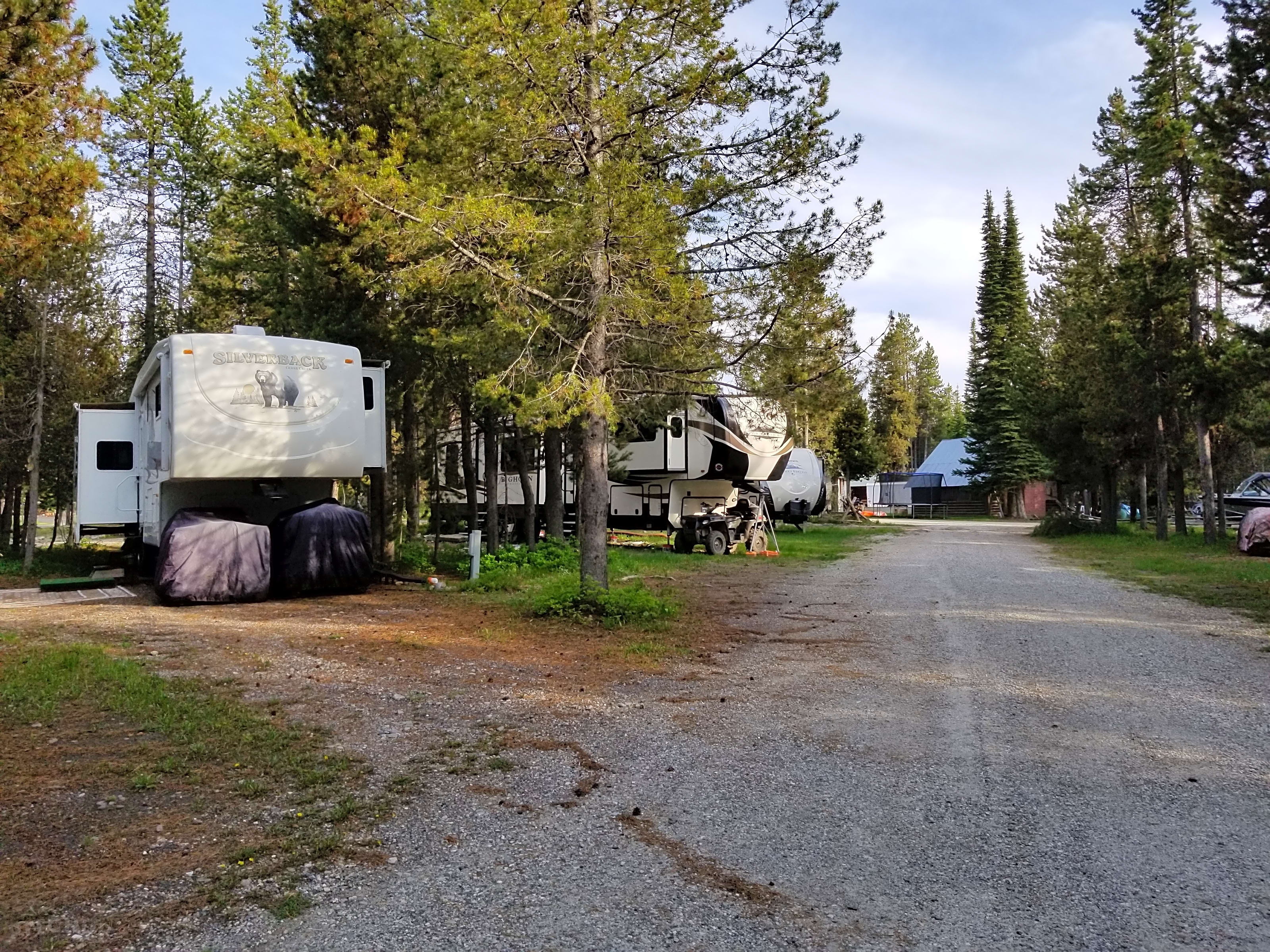 Mack's Inn Henry's Fork RV Park, Island Park, Idaho | Pitchup.com