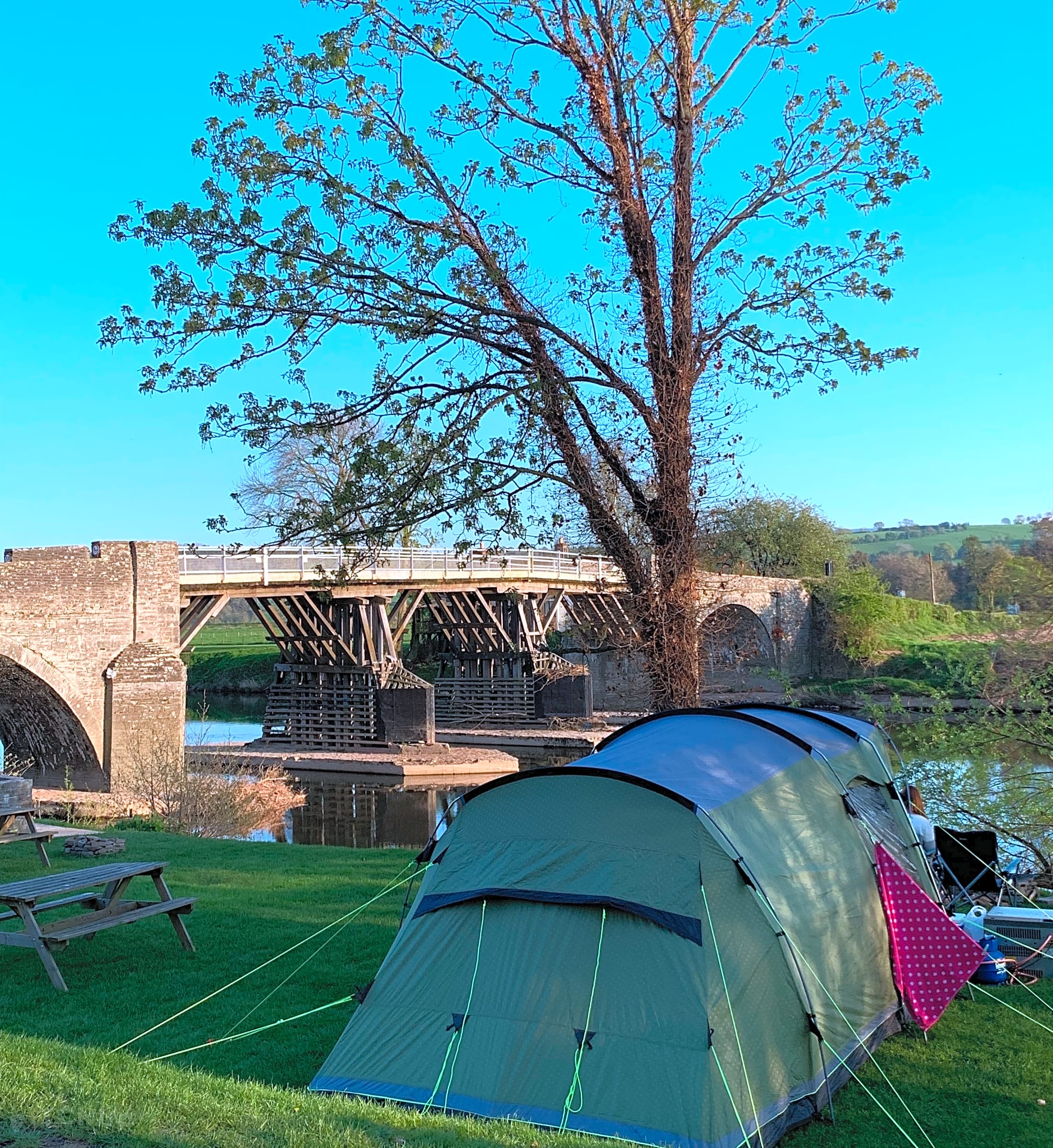 Whitney Bridge, Whitney-on-Wye, Herefordshire | Pitchup.com